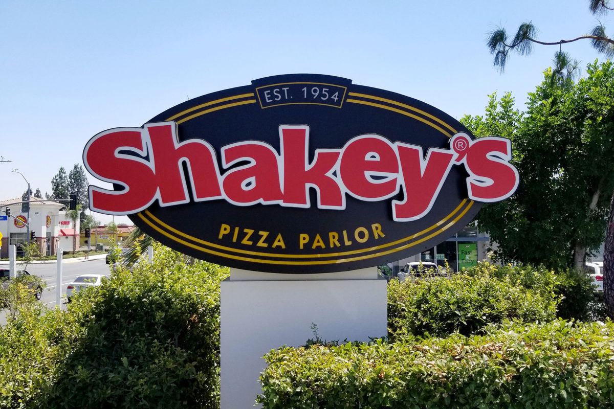 Shakeys Pizza Rialto Opening July 27th!